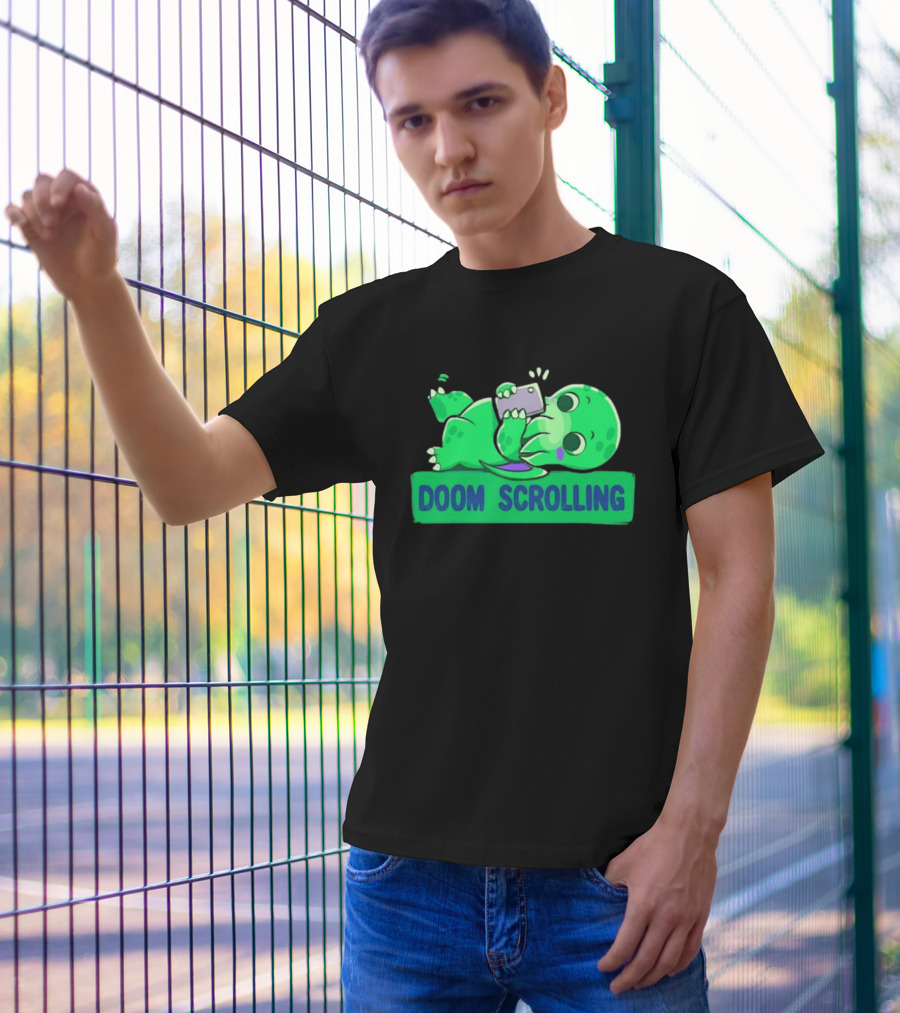 Doom Scrolling Cthulhu Lovecraft Monster With Smartphone T-Shirt