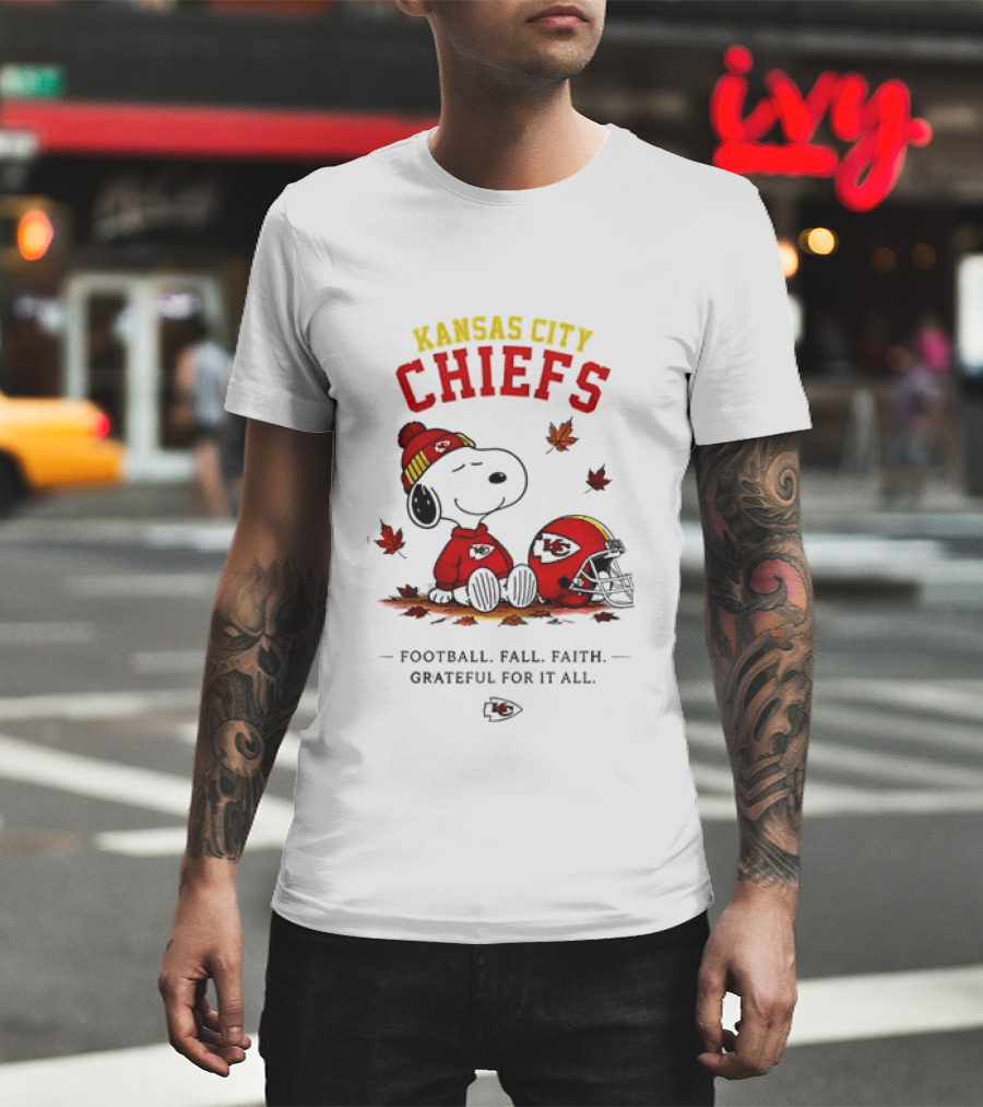 Kansas City Chiefs Snoopy Football Fall Faith Grateful For It All T-Shirt