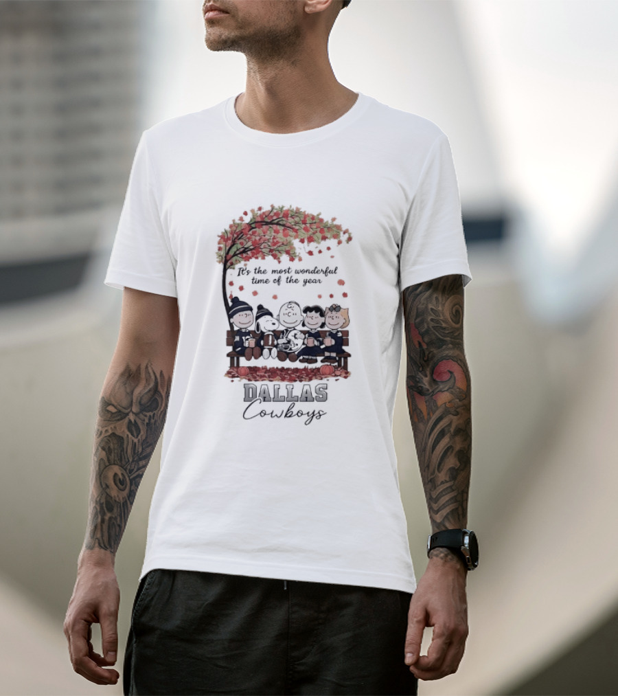 Peanuts Characters It's The Most Wonderful Time Of The Year Dallas Cowboys Autumn Scene T-Shirt