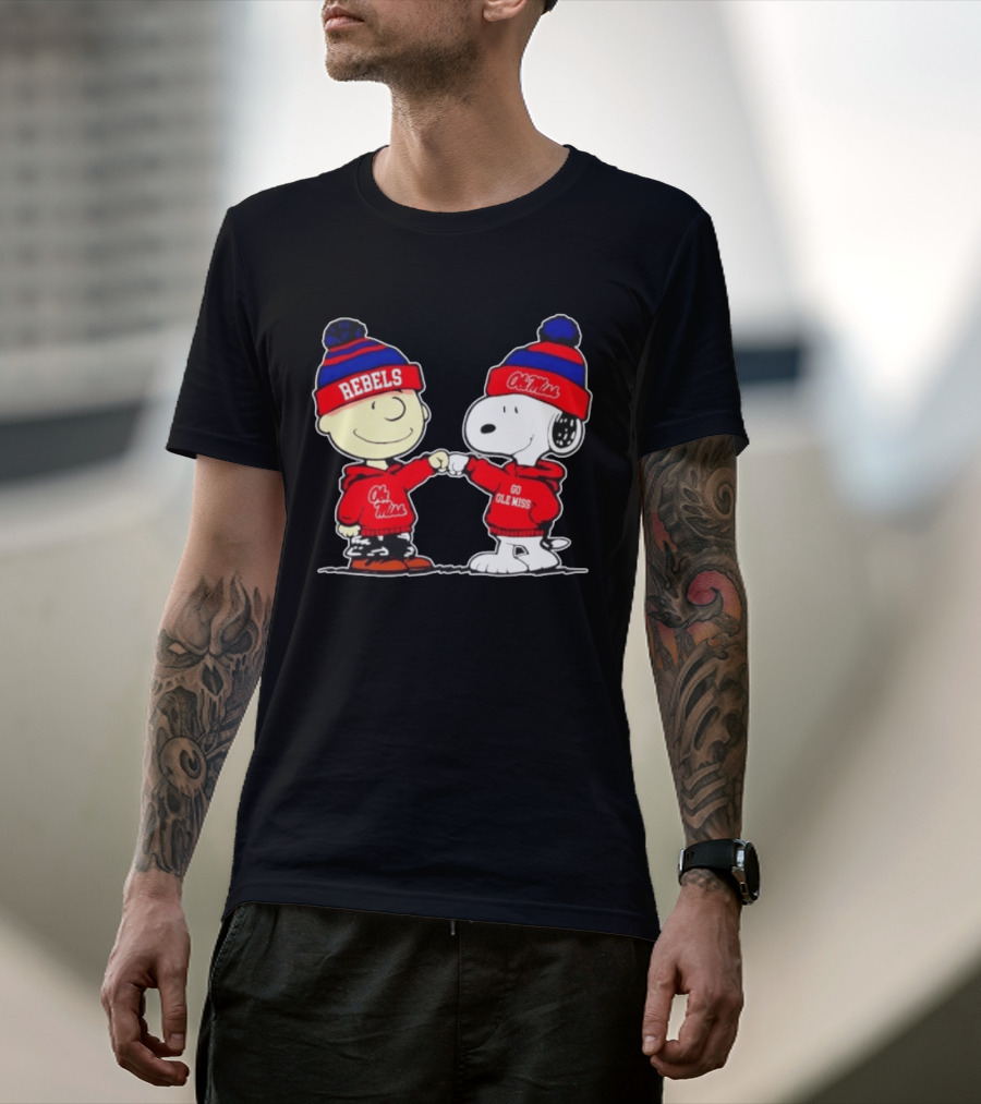 Ole Miss Rebels Snoopy Charlie Brown Fist Bump Go Ole Miss T-Shirt