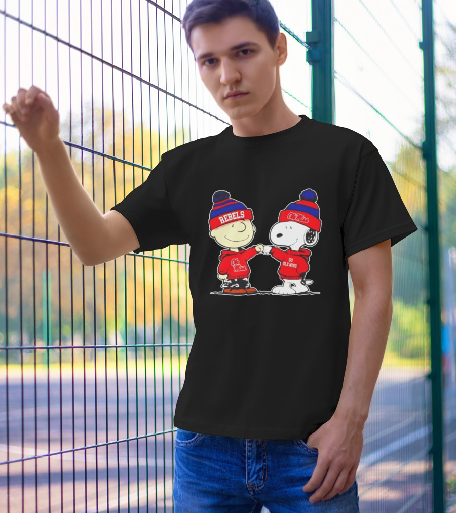 Ole Miss Rebels Snoopy Charlie Brown Fist Bump Go Ole Miss T-Shirt