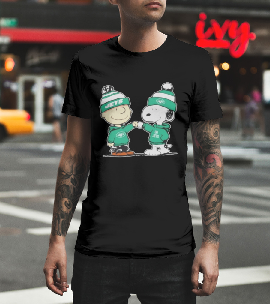 Original Peanuts Charlie Brown Snoopy New York Jets Fist Bump Go Jets Football T-Shirt