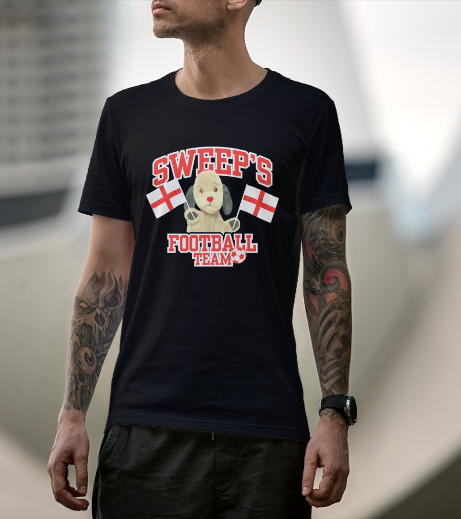 Sweep's Football Team Puppet Children's TV England Flags T-Shirt