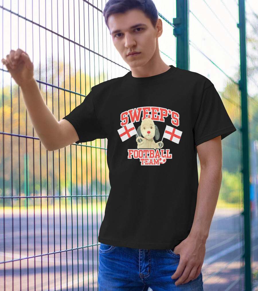 Sweep's Football Team Puppet Children's TV England Flags T-Shirt