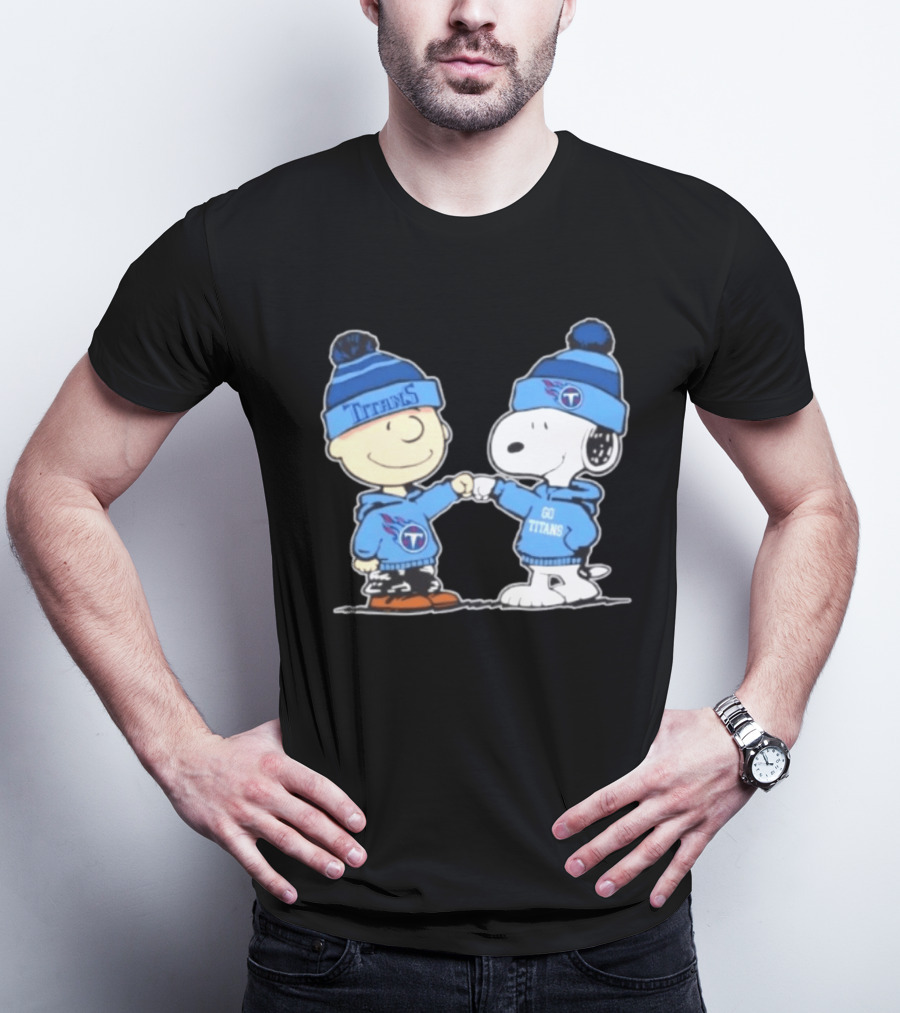 Peanuts Charlie Brown Snoopy Fist Bump Tennessee Titans Football Go Titans T-Shirt