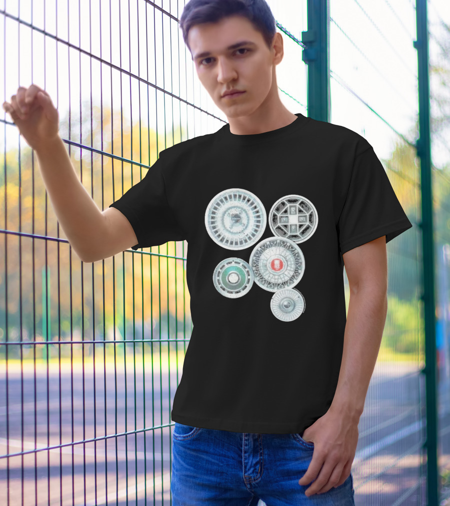 Vintage Ford Hubcaps Collection Classic Car Enthusiast Retro Wheels T-Shirt