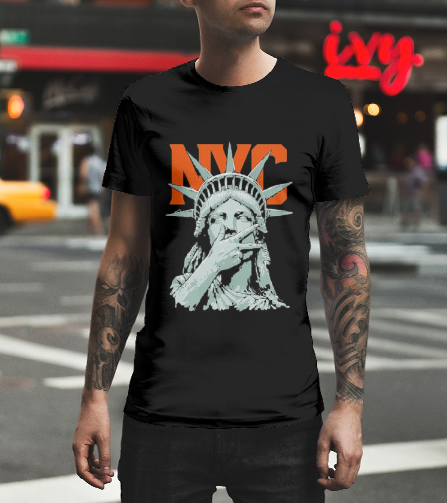 NYC Statue Of Liberty Peace Gesture Iconic Liberty T-Shirt