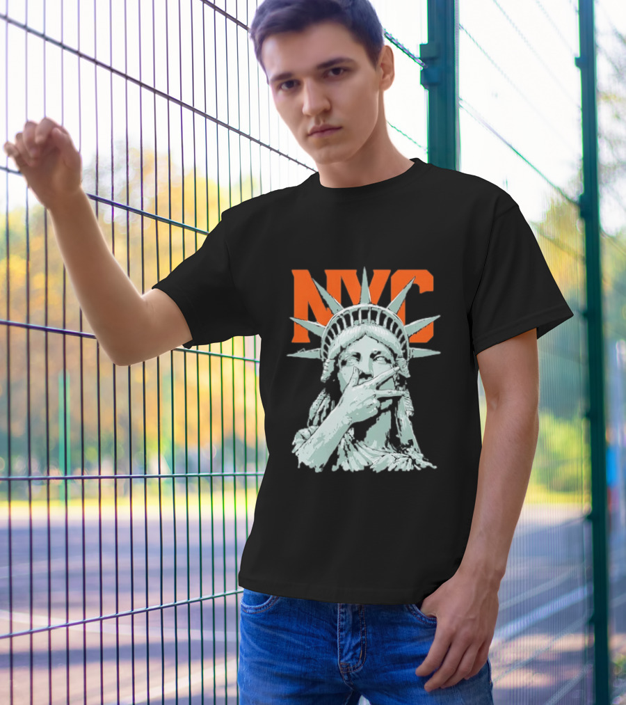 NYC Statue Of Liberty Peace Gesture Iconic Liberty T-Shirt