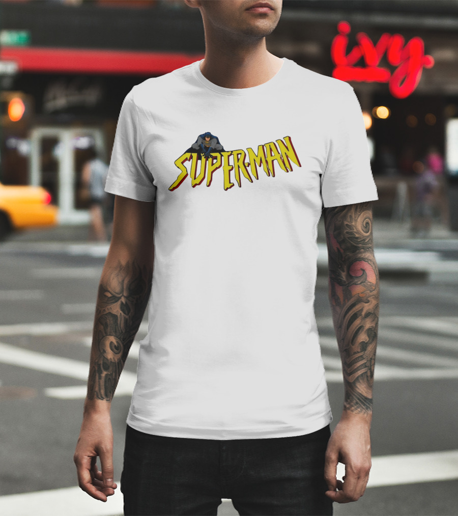 Batman Crouching On Superman Lettering DC Comics T-Shirt