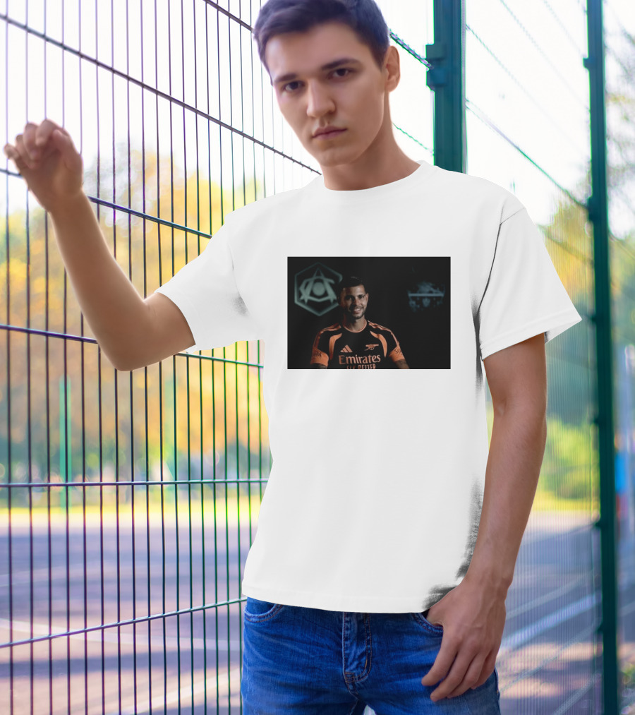 Emirates Fly Better Arsenal Move Ambitions Guimarães SOPHIA T-Shirt
