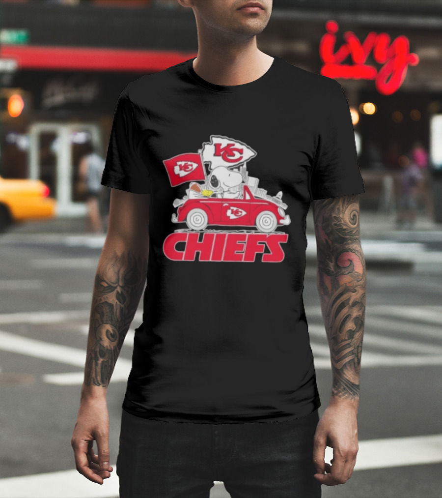 Snoopy Driving Kansas City Chiefs Car With Skyline And Flag T-Shirt