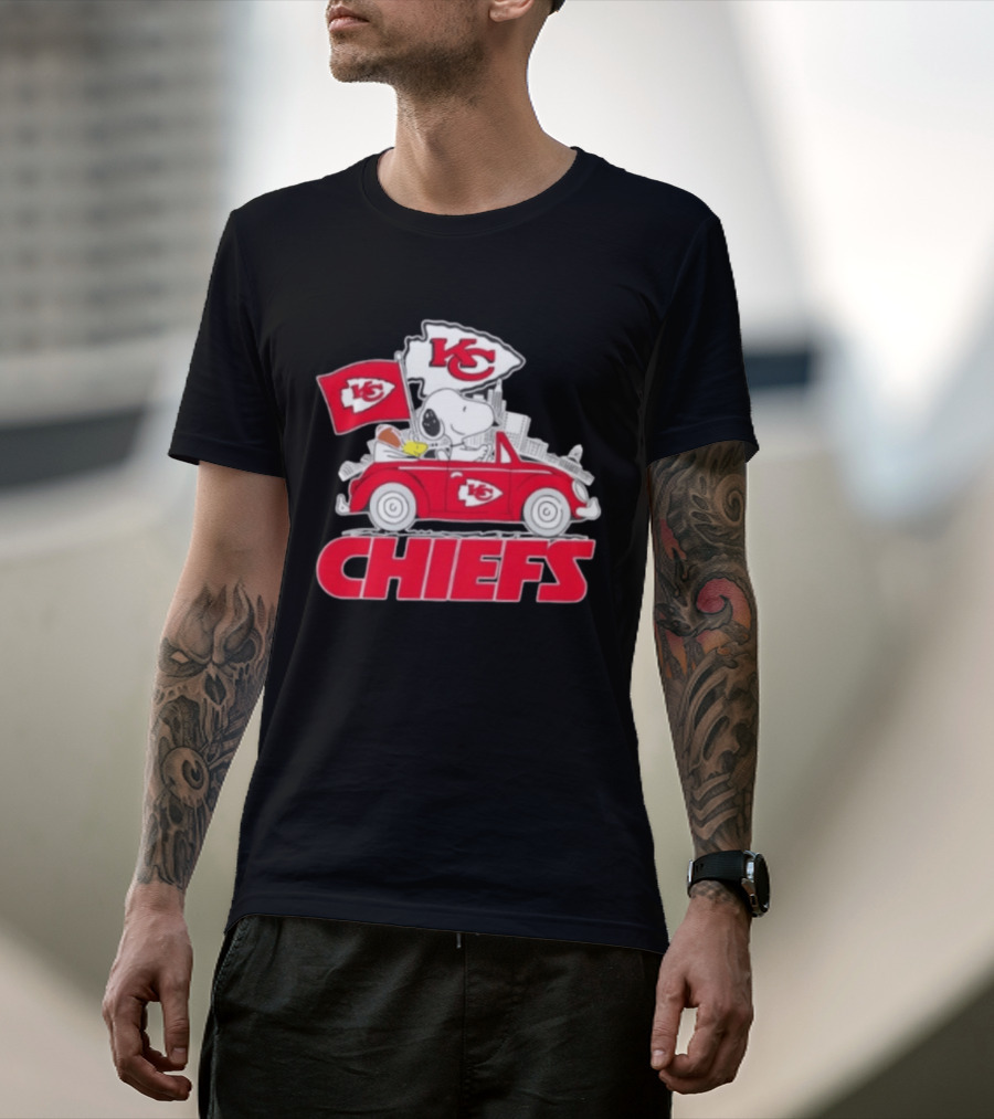 Snoopy Driving Kansas City Chiefs Car With Skyline And Flag T-Shirt