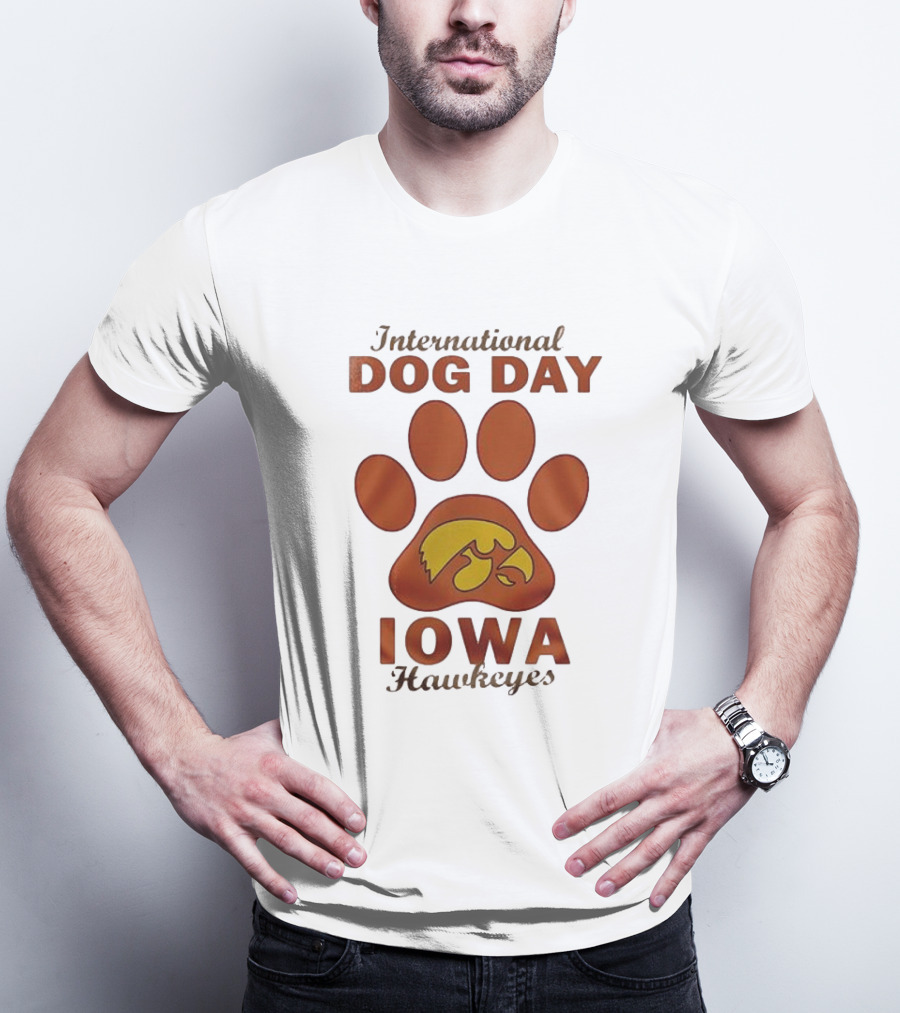International Dog Day Iowa Hawkeyes Paw Print T-Shirt