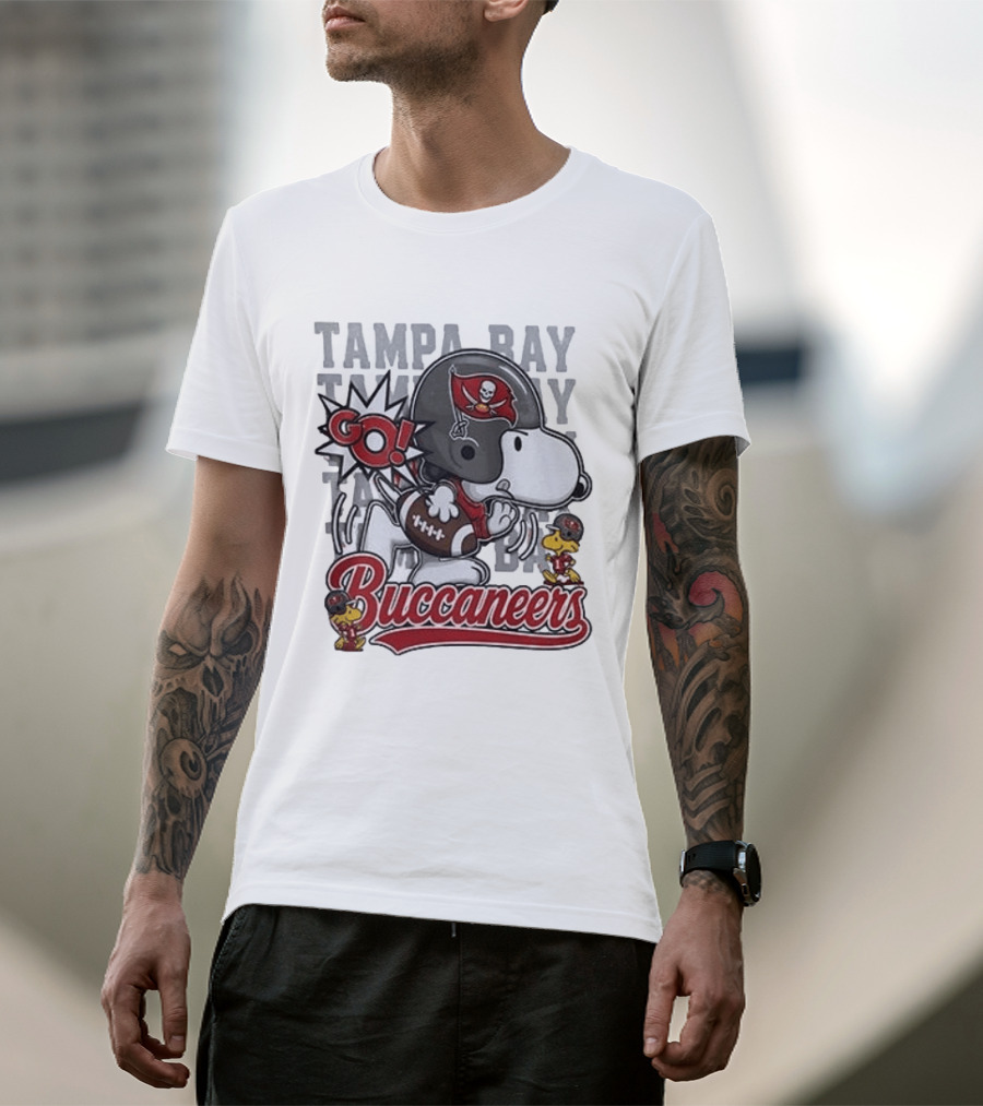 Tampa Bay Buccaneers Go Snoopy Football Peanuts Huddle T-Shirt