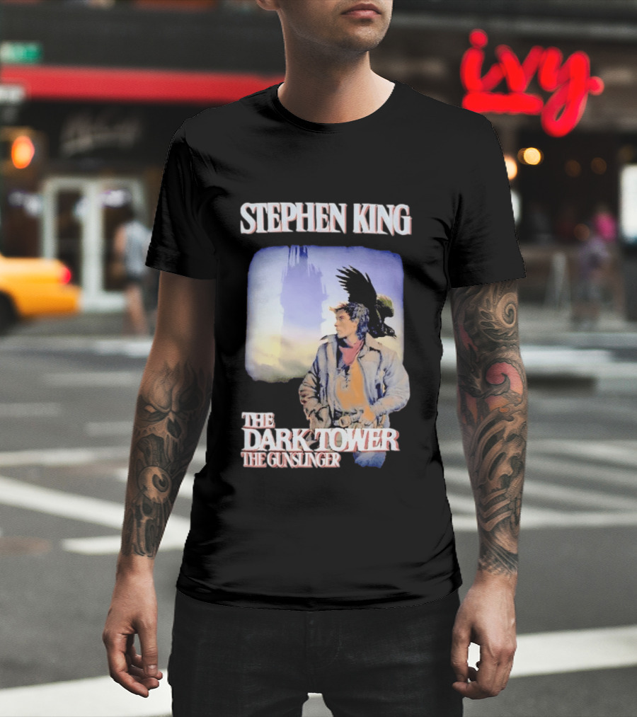 Stephen King The Dark Tower The Gunslinger Artwork With Gunslinger And Raven T-Shirt