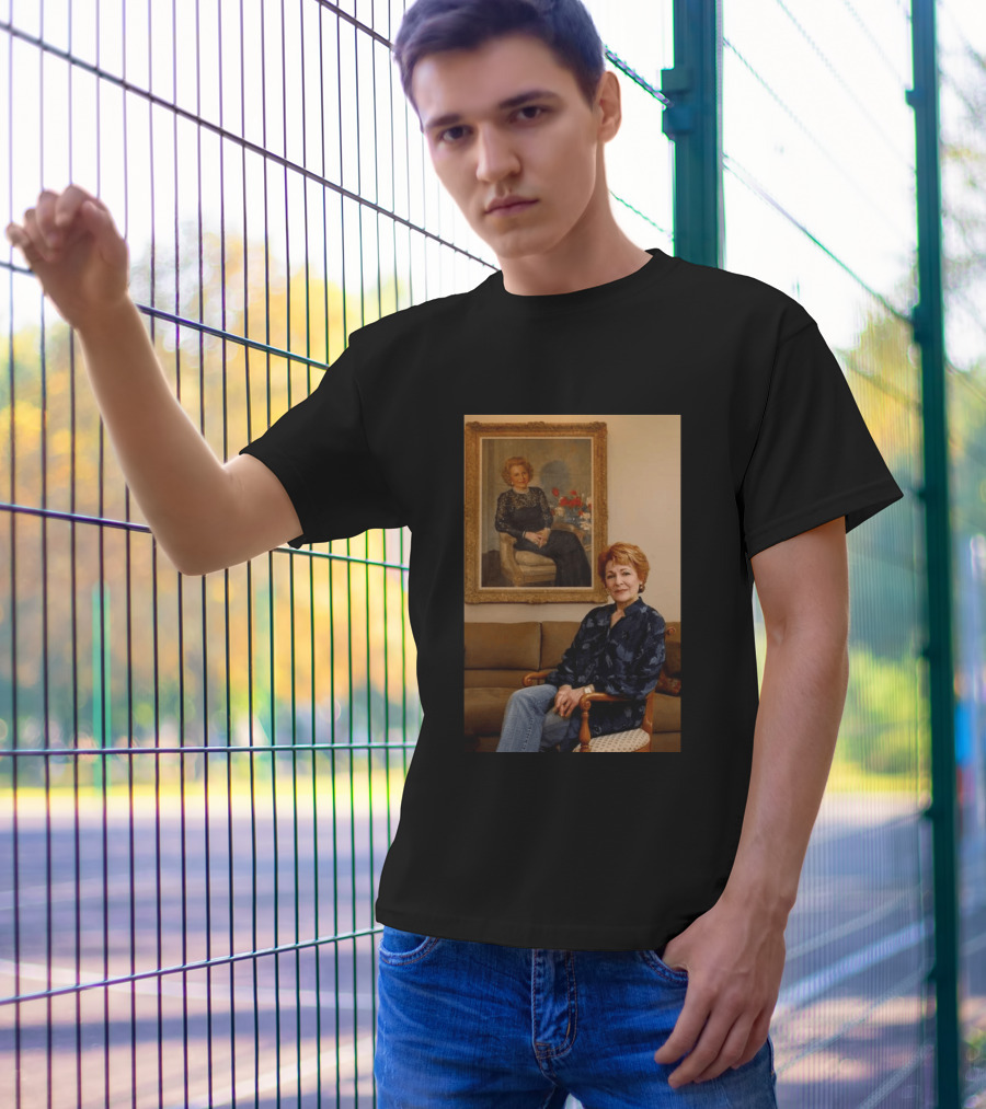 I Don't Know Who The Person In The Image Is. T-Shirt