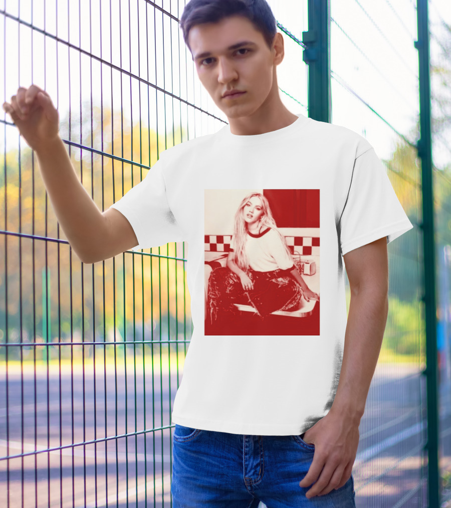 Freya Skye Store Bad Taste Photo Retro Vibe Outfit With Distressed Jeans And Casual Raglan Top In Diner Setting T-Shirt
