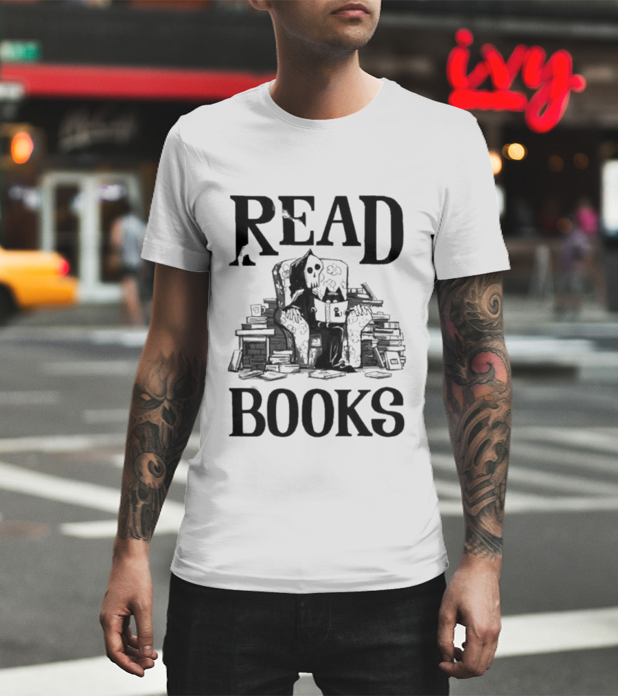 Read Books Skeleton And Cat Halloween T-Shirt