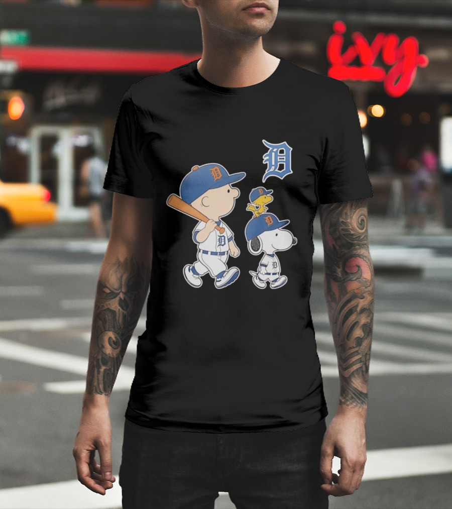 Charlie Brown Snoopy Woodstock Detroit Tigers Baseball Peanuts T-Shirt