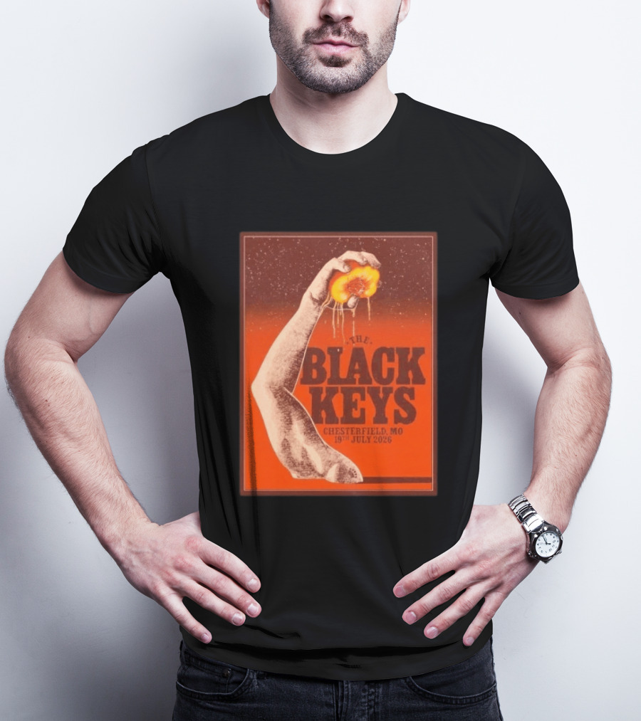 The Black Keys Chesterfield MO July 19 2026 Concert Vintage Hand Holding Peach T-Shirt