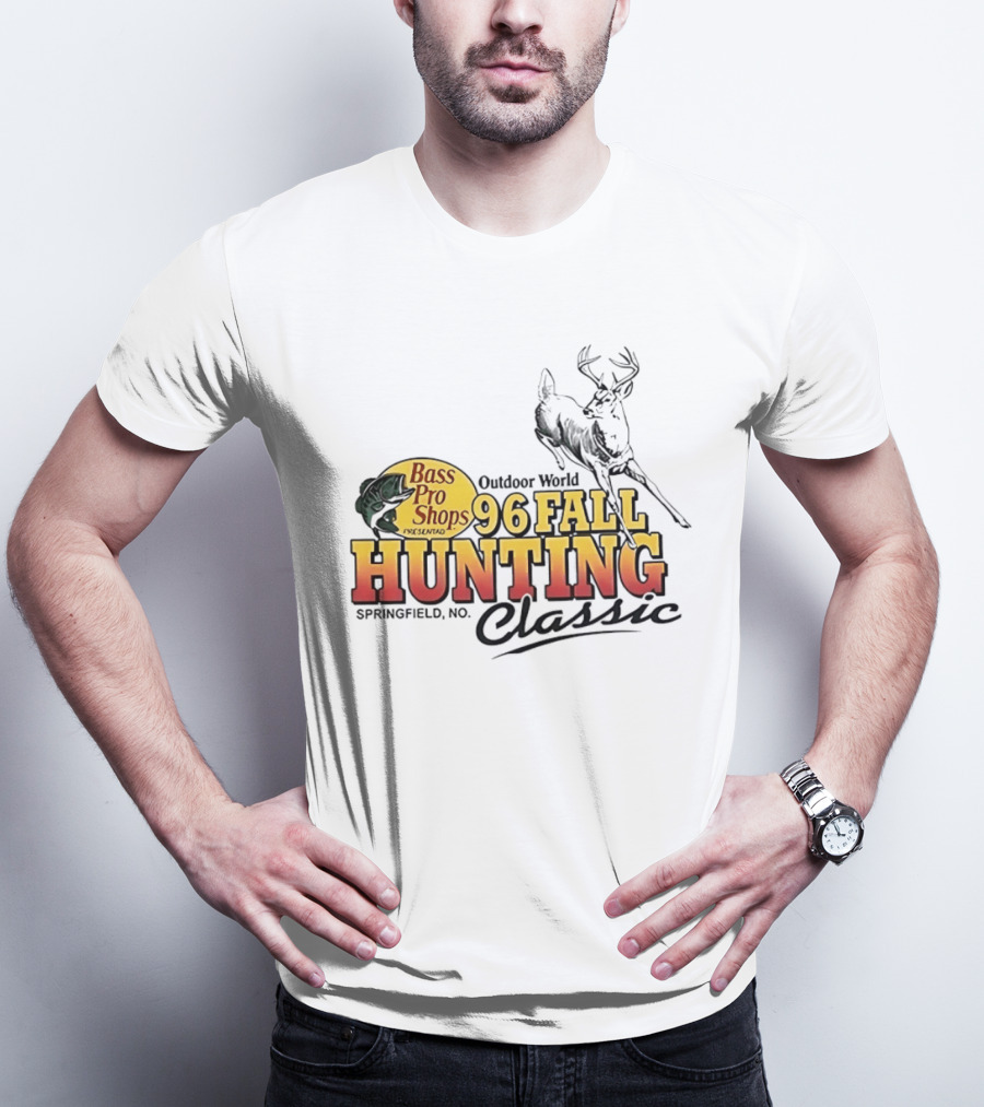 Bass Pro Shops Outdoor World 96 Fall Hunting Classic Springfield MO T-Shirt
