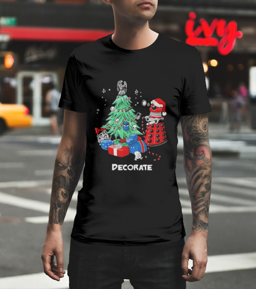 Doctor Who Dalek Christmas Tree Decorate Scene T-Shirt