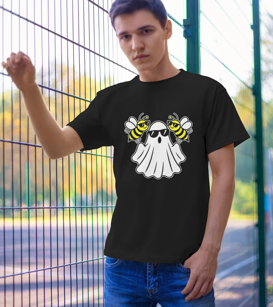Ghost With Sunglasses And Bees Spooky Halloween Fun T-Shirt