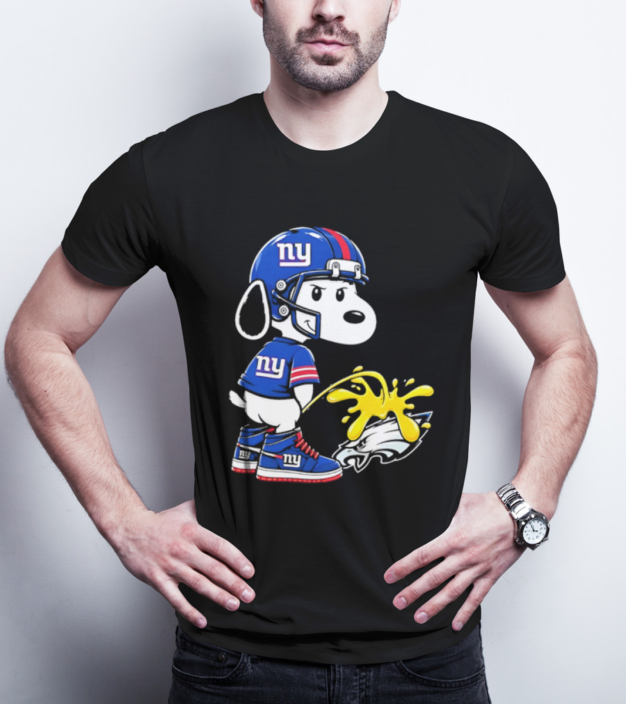 Snoopy New York Giants Pees On Philadelphia Eagles Rivalry T-Shirt