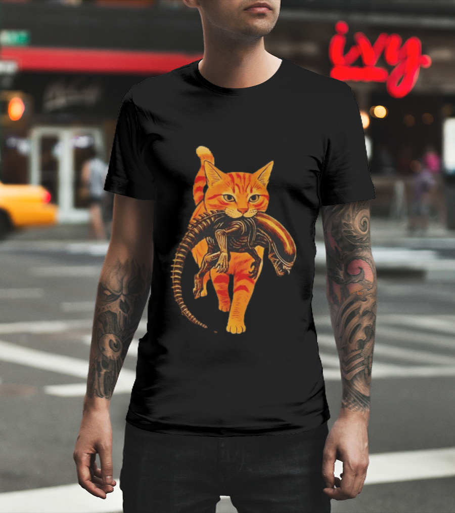 Orange Tabby Cat Holding Alien Xenomorph Iconic Fusion T-Shirt