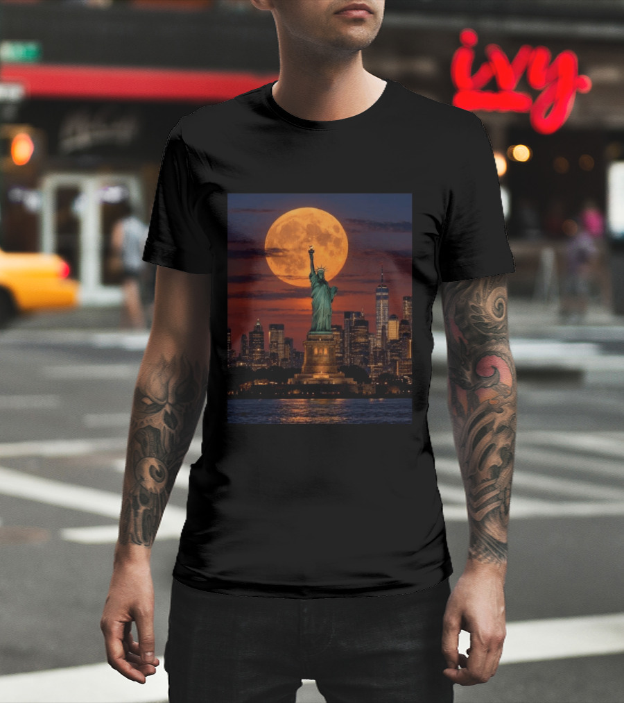 Harvest Moon Over Lady Liberty New York City Skyline September 26 T-Shirt