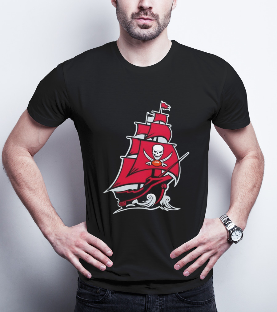 Tampa Bay Buccaneers Pirate Ship Skull Football T-Shirt