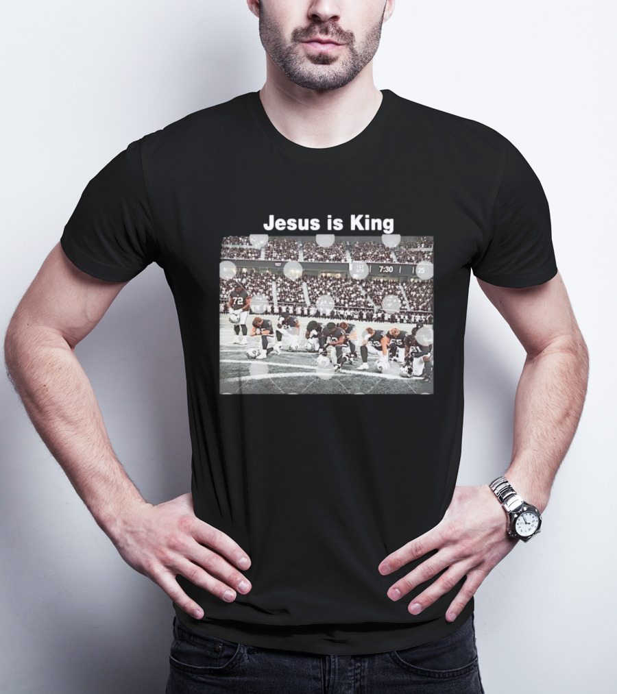 Jesus Is King Football Players Kneeling On Field Stadium Scene T-Shirt