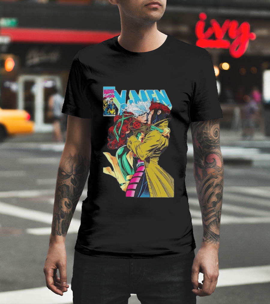 Marvel Comics X Men Rogue And Gambit Romantic Embrace Cover T-Shirt