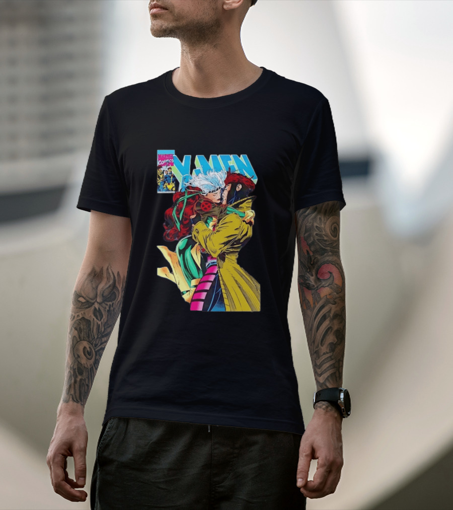 Marvel Comics X Men Rogue And Gambit Romantic Embrace Cover T-Shirt