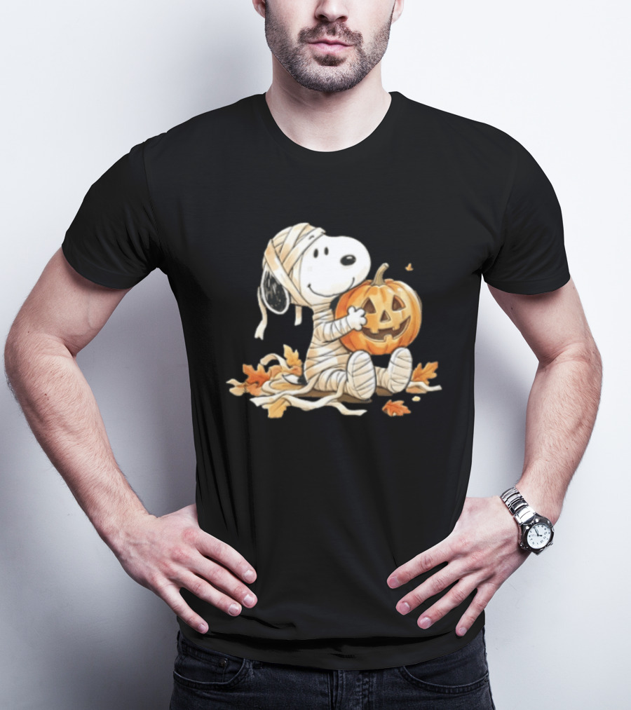 Mummy Snoopy Holding Jack O Lantern Halloween Peanuts Cartoon T-Shirt