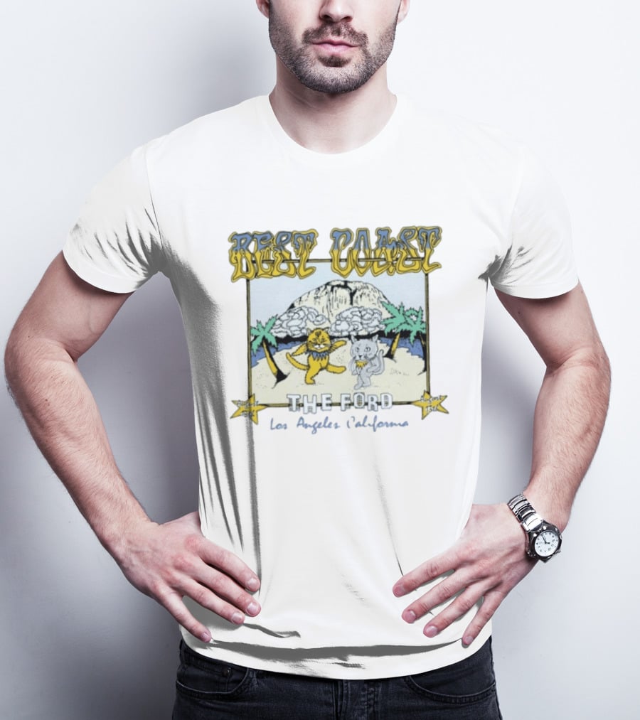Best Coast The Ford Los Angeles California August 2022 Concert Cats And Mountains T-Shirt