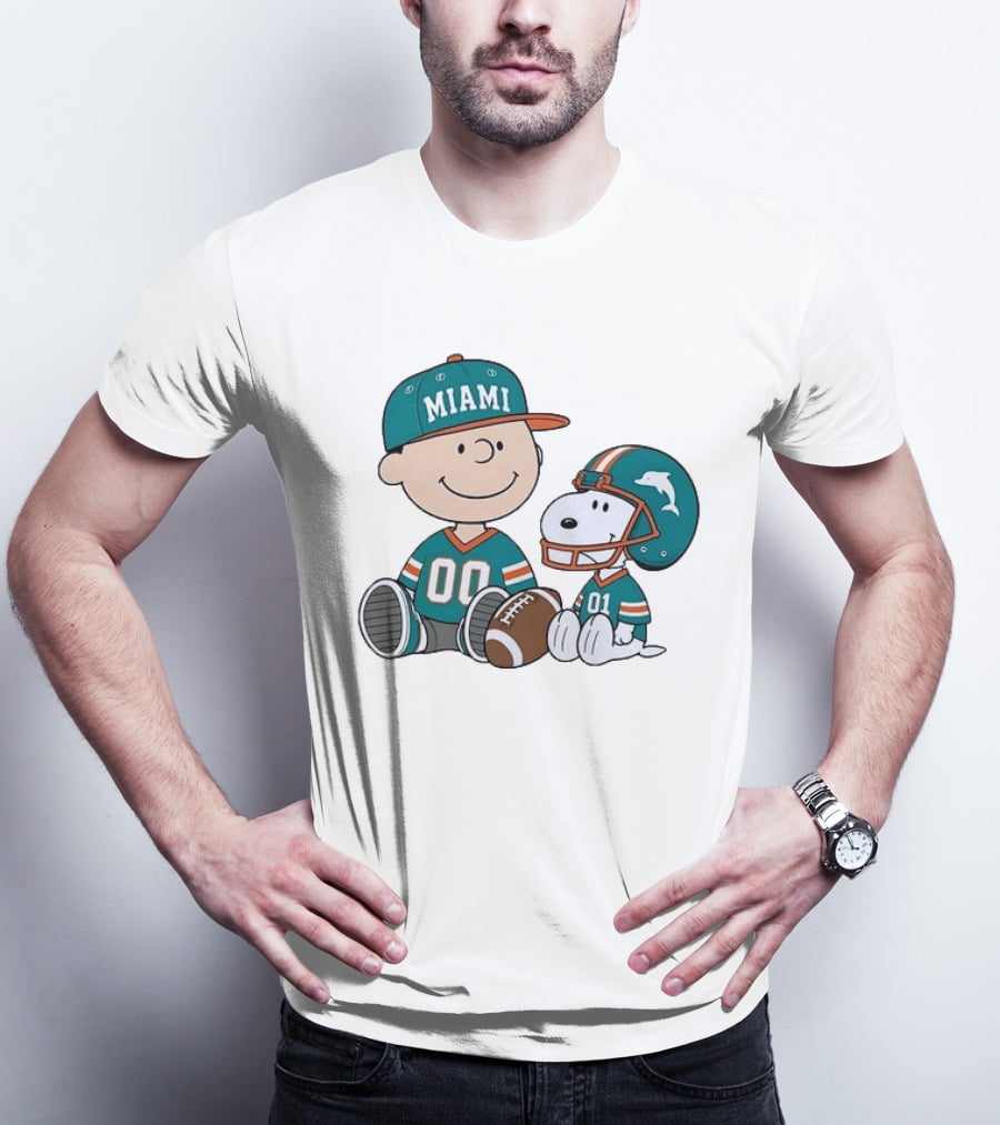 Miami Dolphins Charlie Brown Snoopy Football Fans 00 01 Jersey T-Shirt