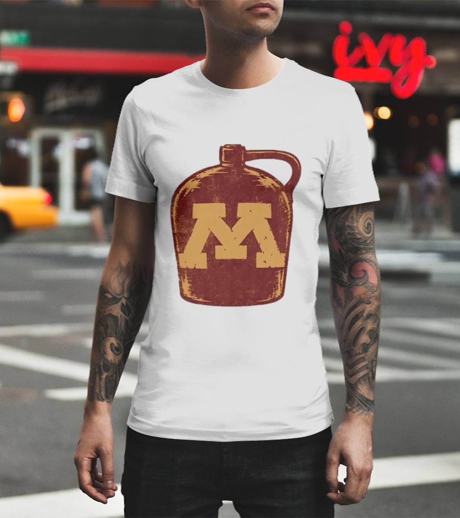 Minnesota Golden Gophers Distressed M Jug T-Shirt