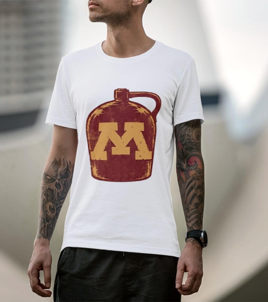 Minnesota Golden Gophers Distressed M Jug T-Shirt