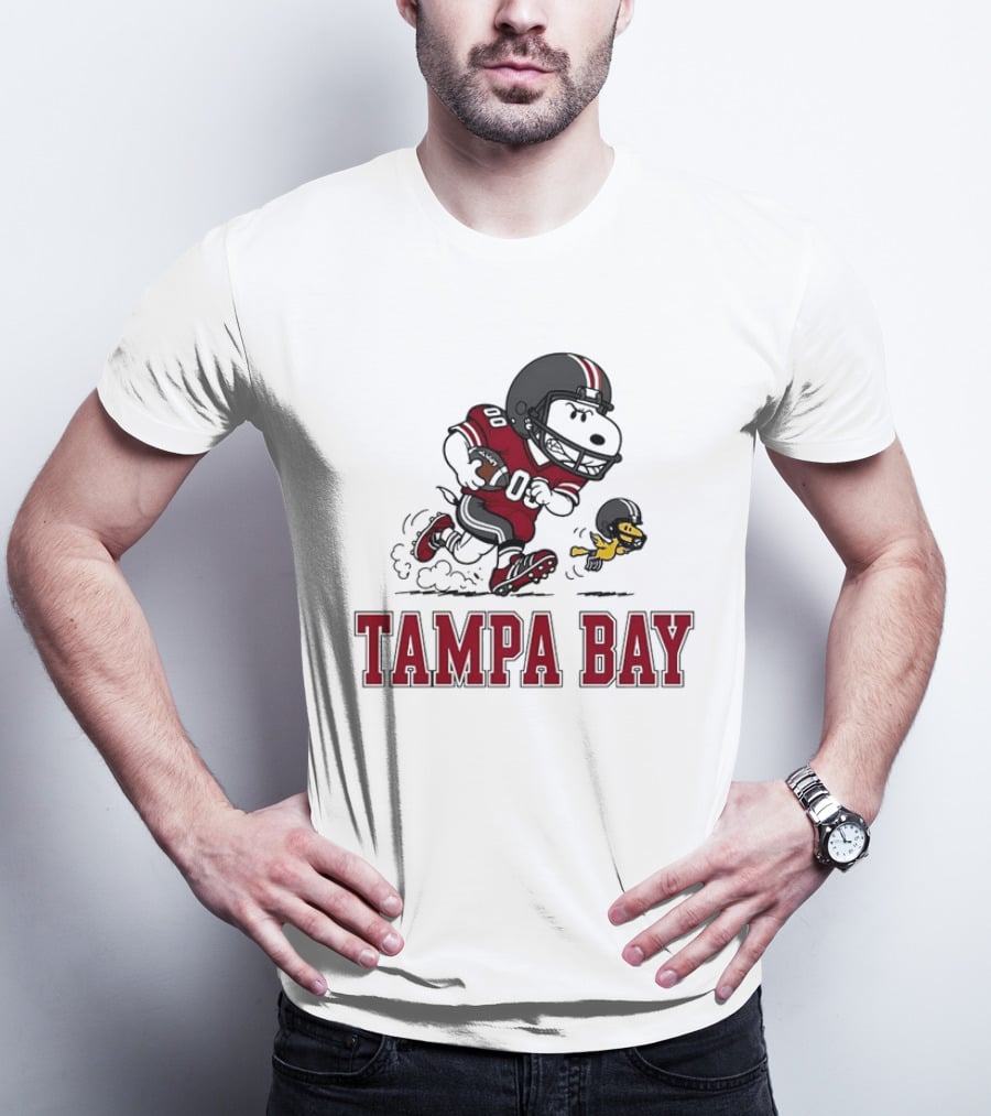 Tampa Bay Buccaneers Snoopy Woodstock Football Collaboration T-Shirt