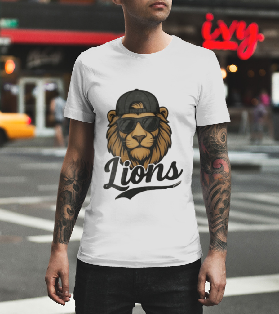 Detroit Lions Cool Lion Wearing Shades And Cap T-Shirt