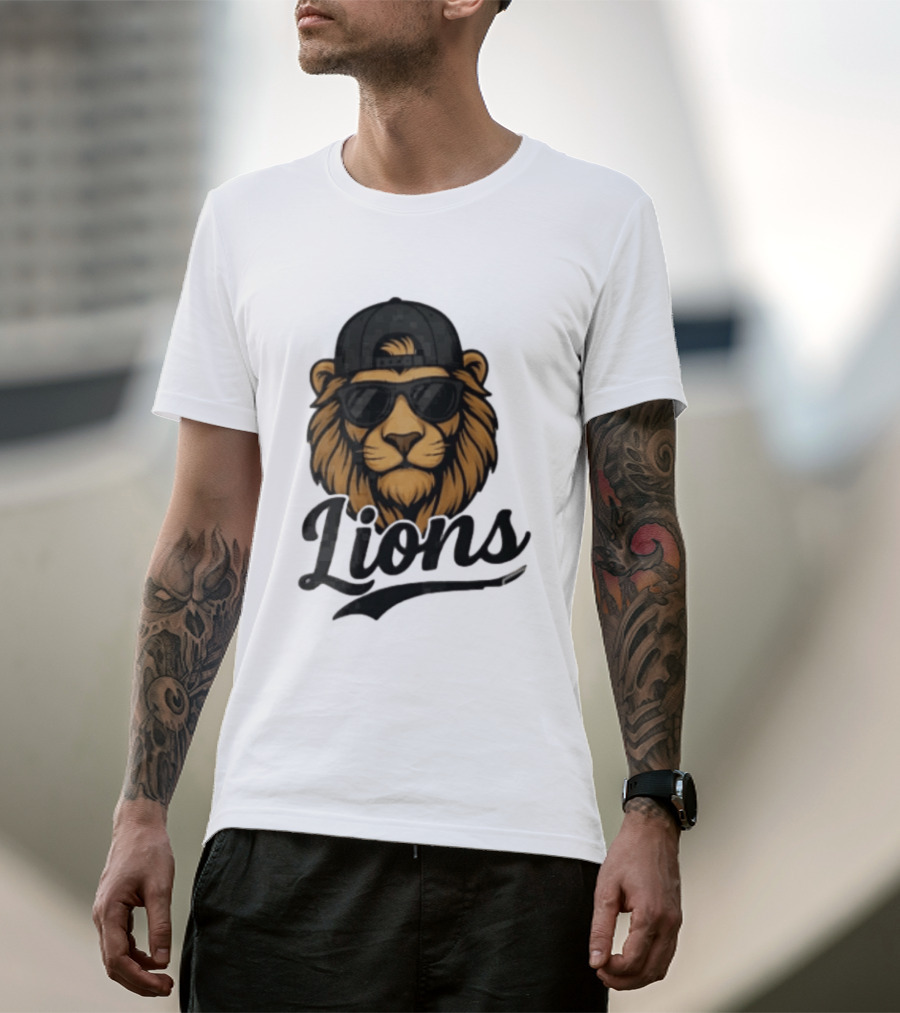 Detroit Lions Cool Lion Wearing Shades And Cap T-Shirt