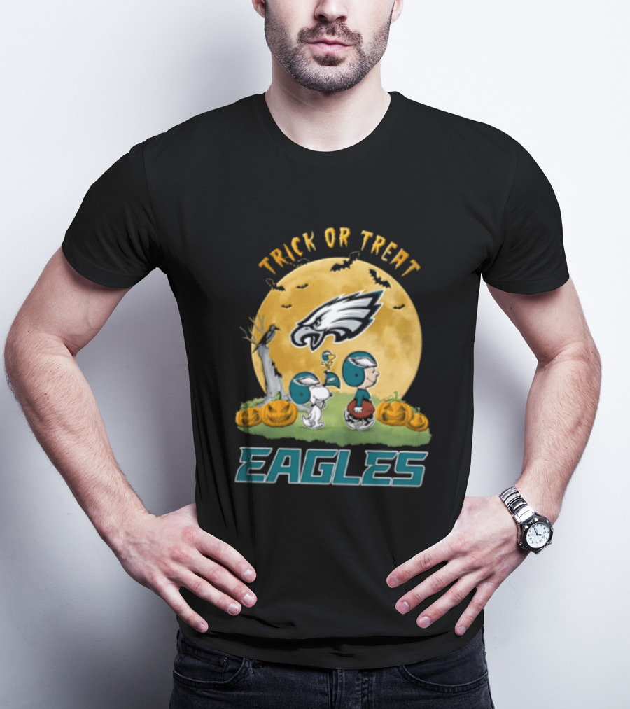 Philadelphia Eagles Trick Or Treat Snoopy Charlie Brown Full Moon Pumpkins T-Shirt