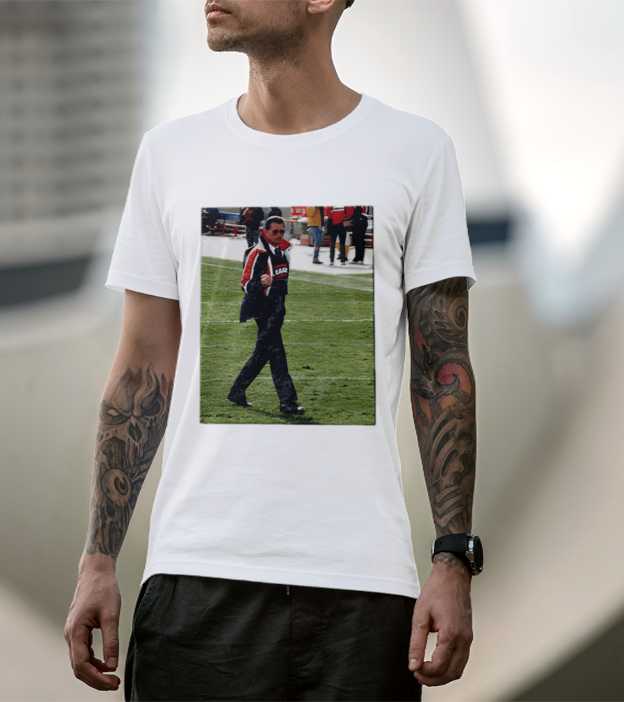 Mike Ditka Chicago Bears Coach Iconic Sideline Moment T-Shirt