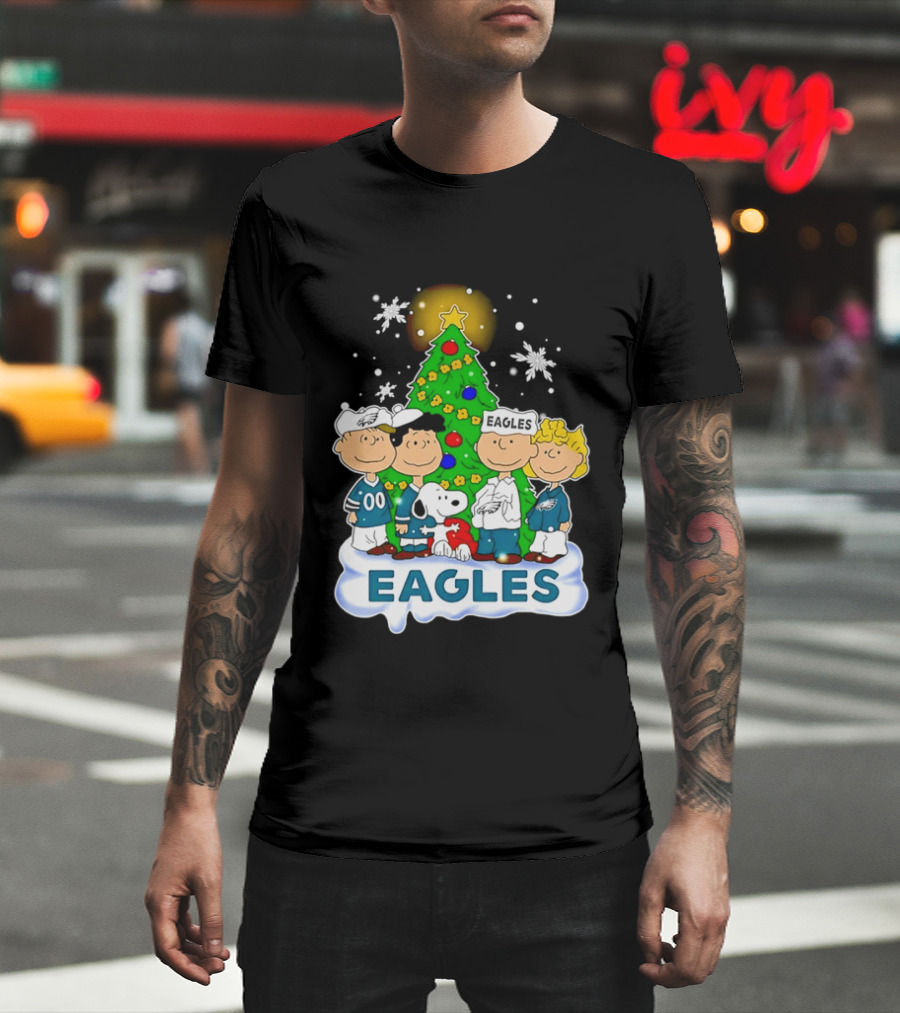 Peanuts Characters Christmas Tree Philadelphia Eagles T-Shirt