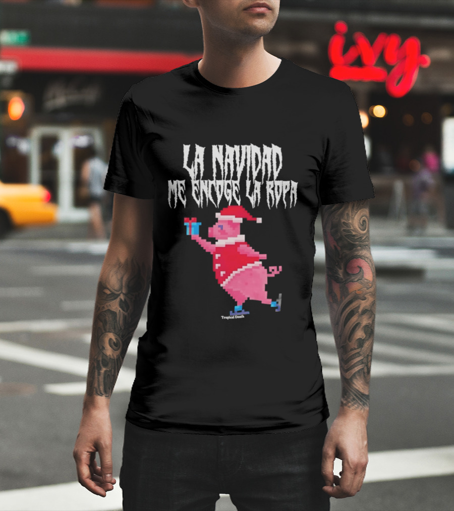 La Navidad Me Encoge La Ropa Tropical Death Pig Santa Holding T-Shirt