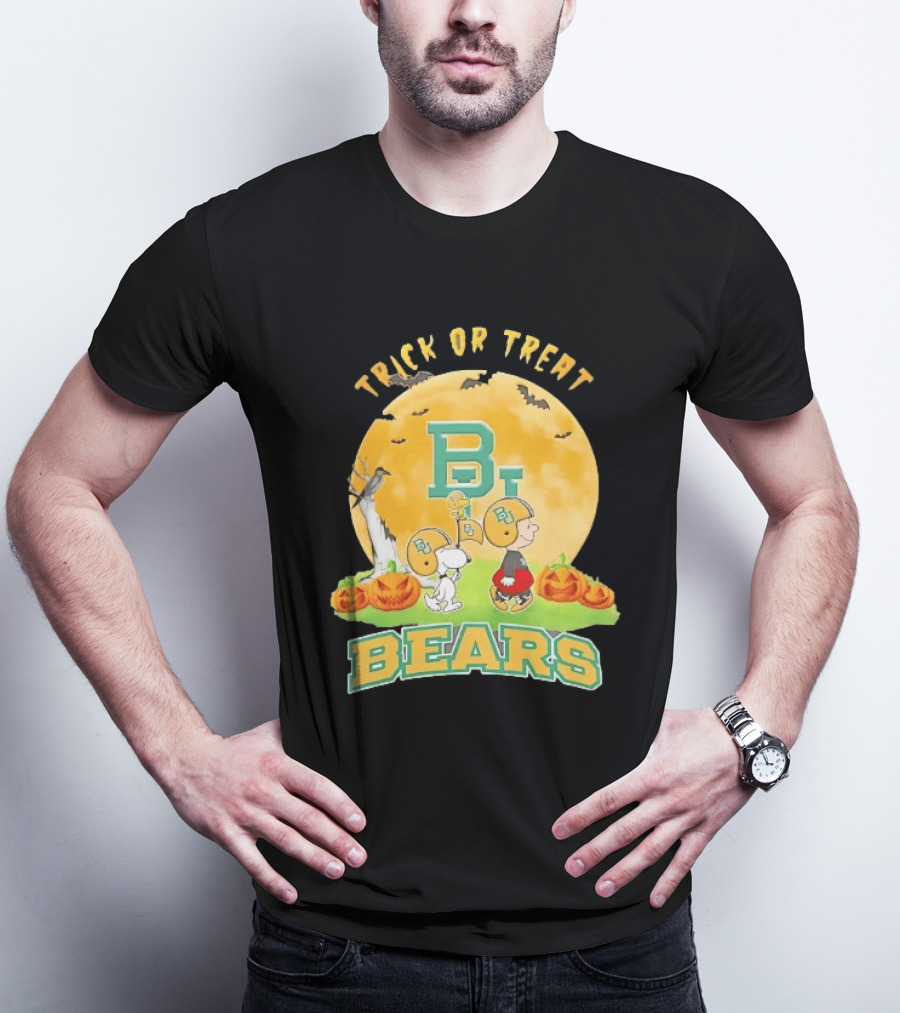 Charlie Brown Snoopy Woodstock Baylor Bears Trick Or Treat Halloween Moon T-Shirt