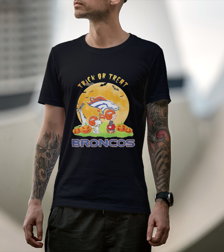 Trick Or Treat Charlie Brown Snoopy Woodstock Denver Broncos Halloween Moon T-Shirt