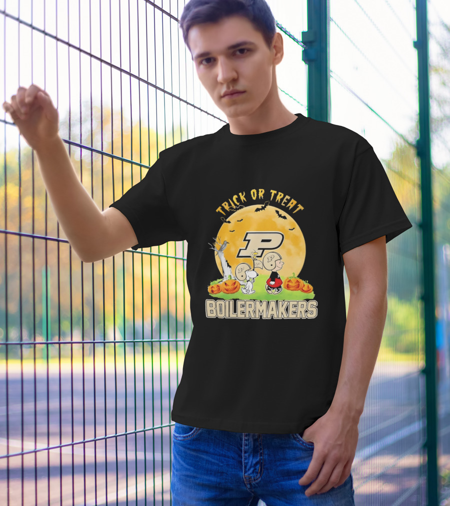 Purdue Boilermakers Snoopy Charlie Brown Woodstock Halloween Moon Trick Or Treat T-Shirt