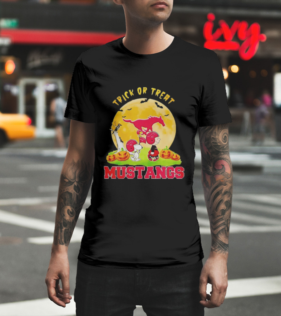 Trick Or Treat SMU Mustangs Halloween Snoopy Charlie Brown Woodstock Moon T-Shirt